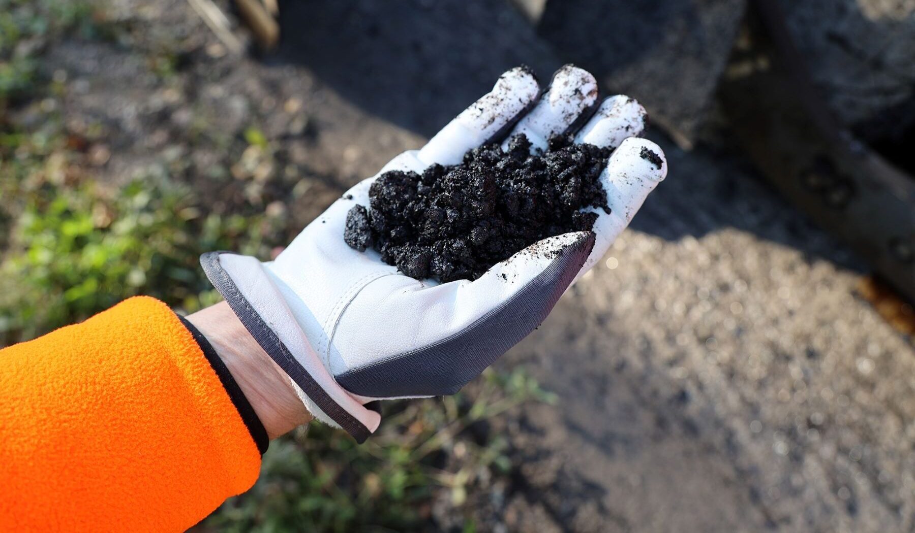 Ekologinen vaihtoehto asvaltin sideaineelle – bitumin korvikkeena ...